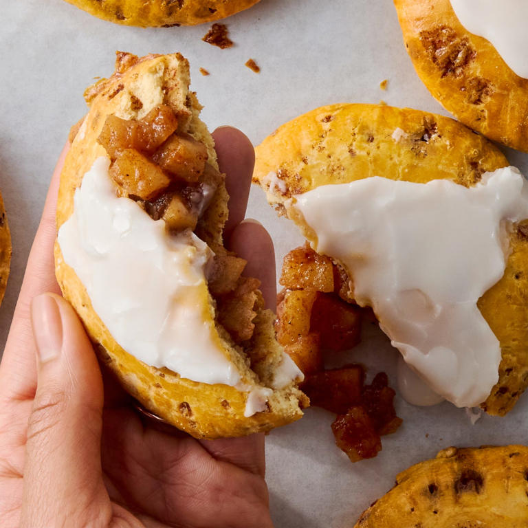 My apple cinnamon roll hand pies are the best excuse to have dessert ...
