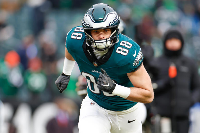 Eagles-Rams Final Injury Report: Dallas Goedert will play