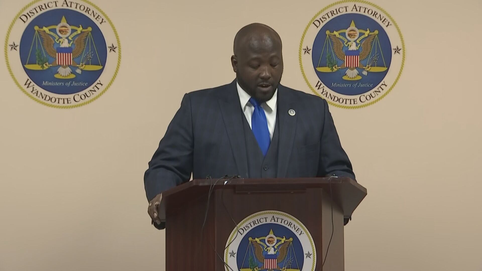 ‘Highly unusual’: Prosecutors weigh in on decision not to arrest deputy ...