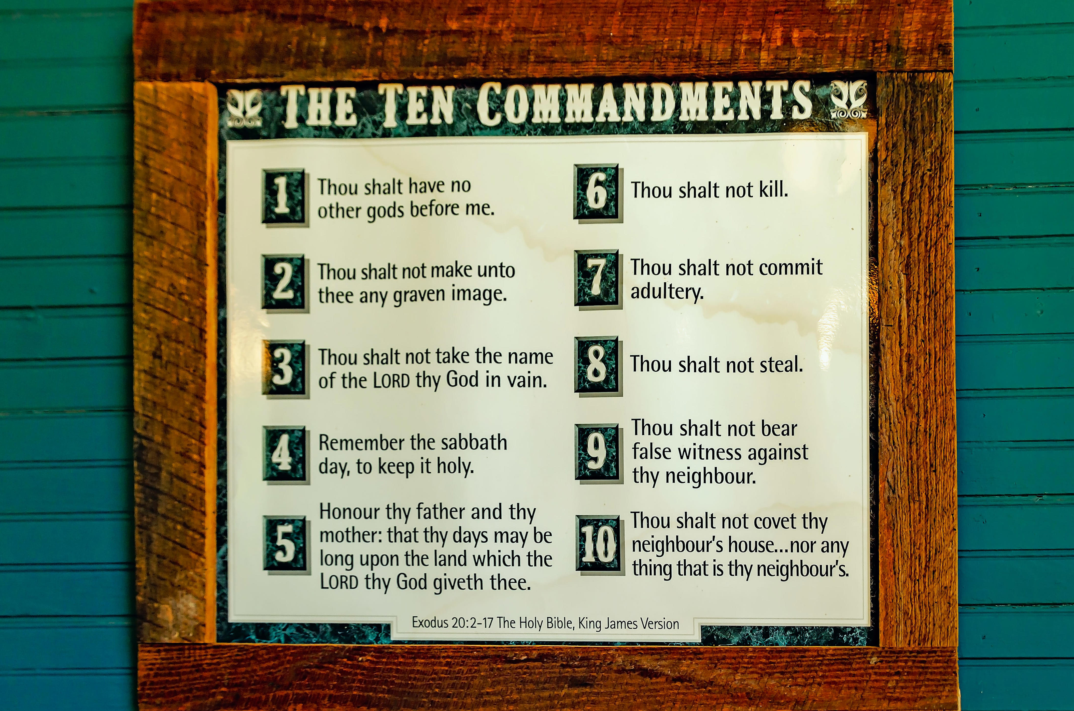 Allen ISD begins displaying Ten Commandments in classrooms