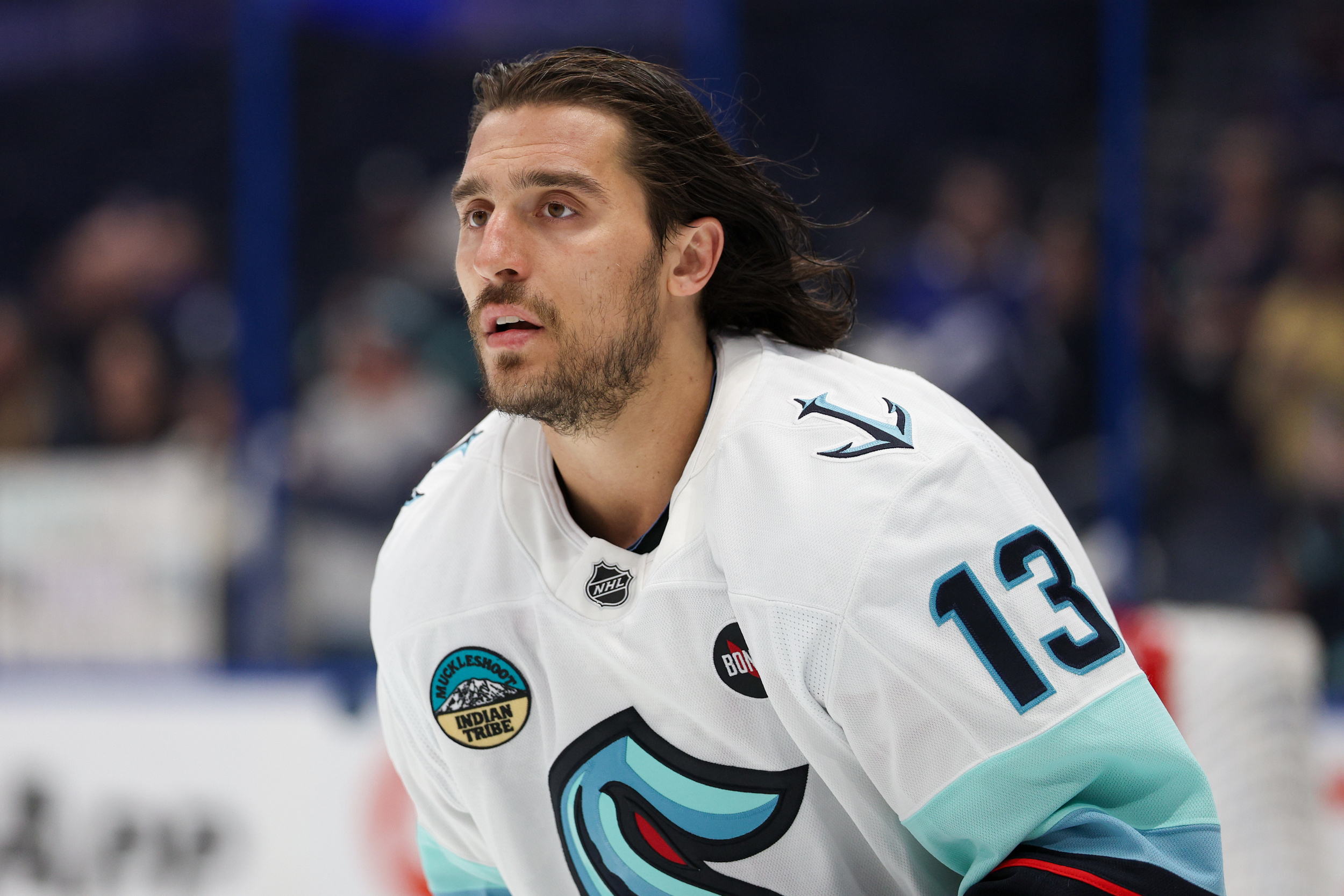 Brandon Tanev continues streak of hilarious headshots with new NHL team