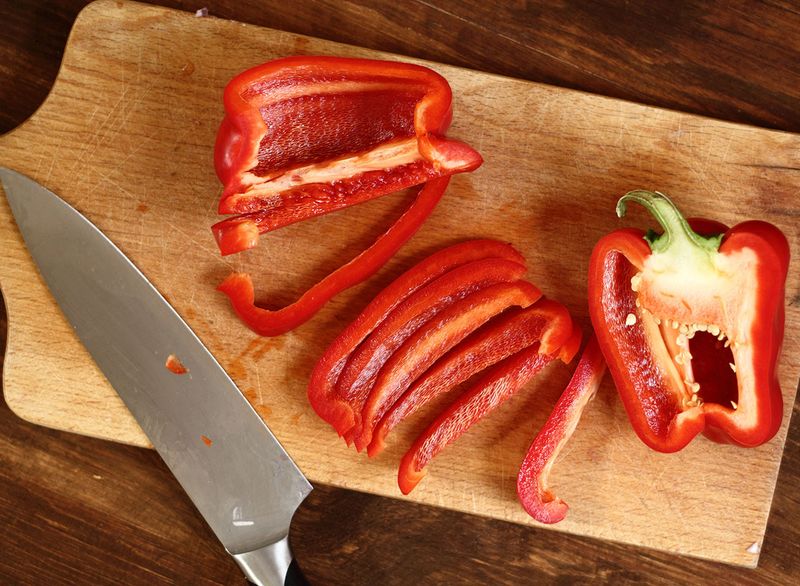 8 Vegetables Nutritionists Recommend Eating Raw