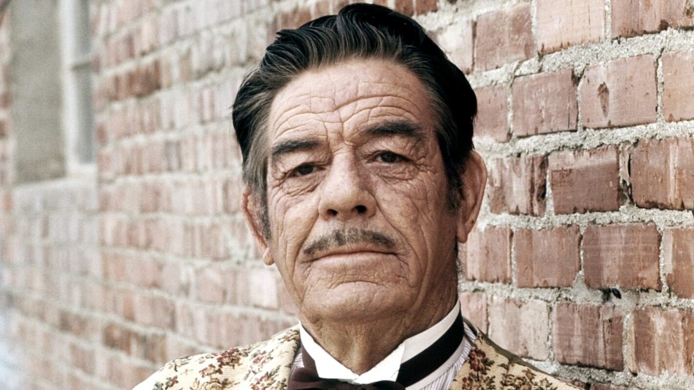 The Heartbreaking Reason Glenn Strange Left ‘Gunsmoke’