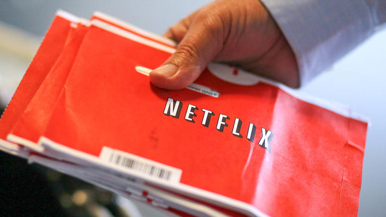 If You Invested In Netflix When It Was Still a DVD Rental Service, Here ...
