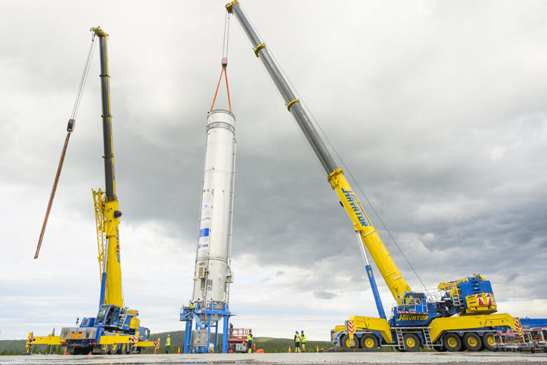 Themis stands on the launch pad, fully assembled