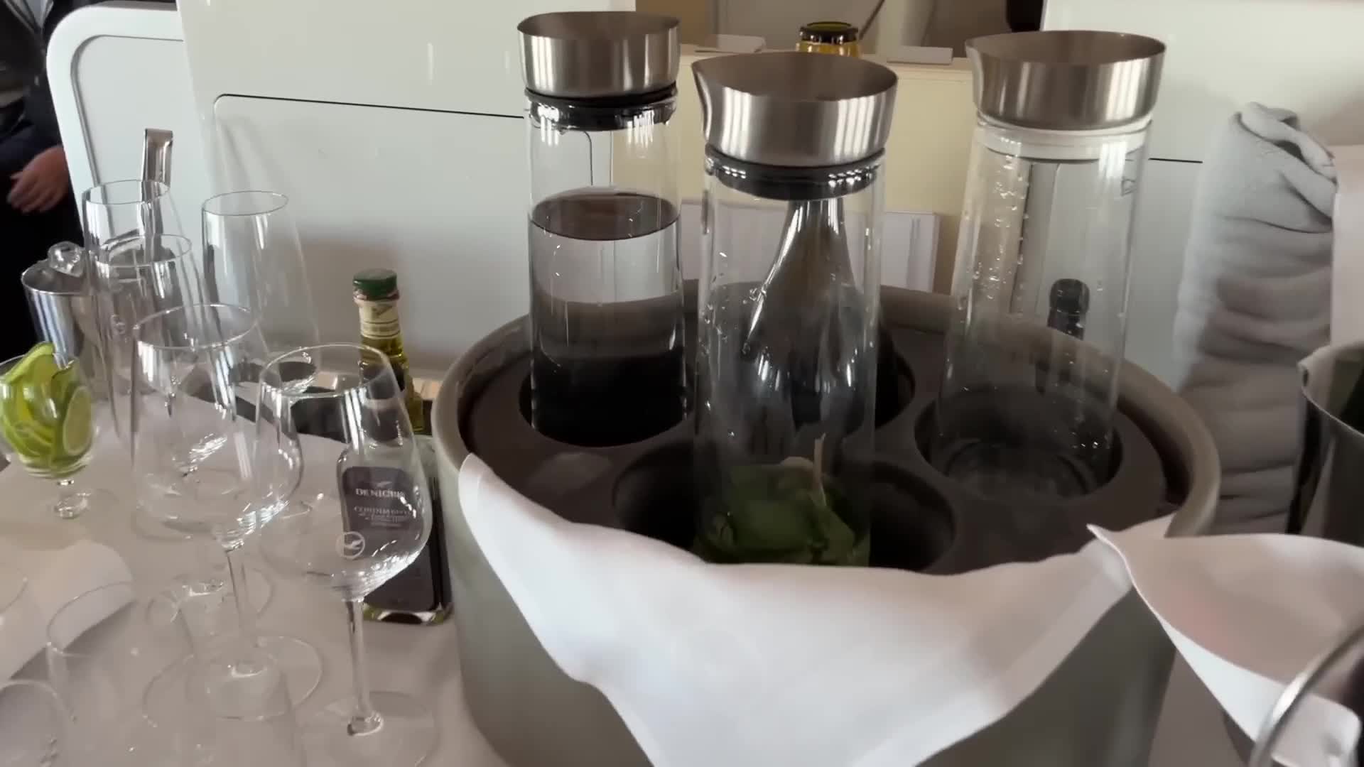 Inside Lufthansa’s B747-8 first class + first class terminal