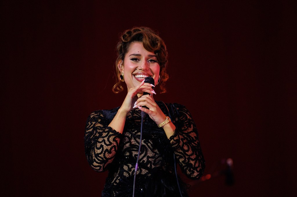 RAYE to Headline NFL Halftime Show for First 2025 Game in London: ‘I'm ...