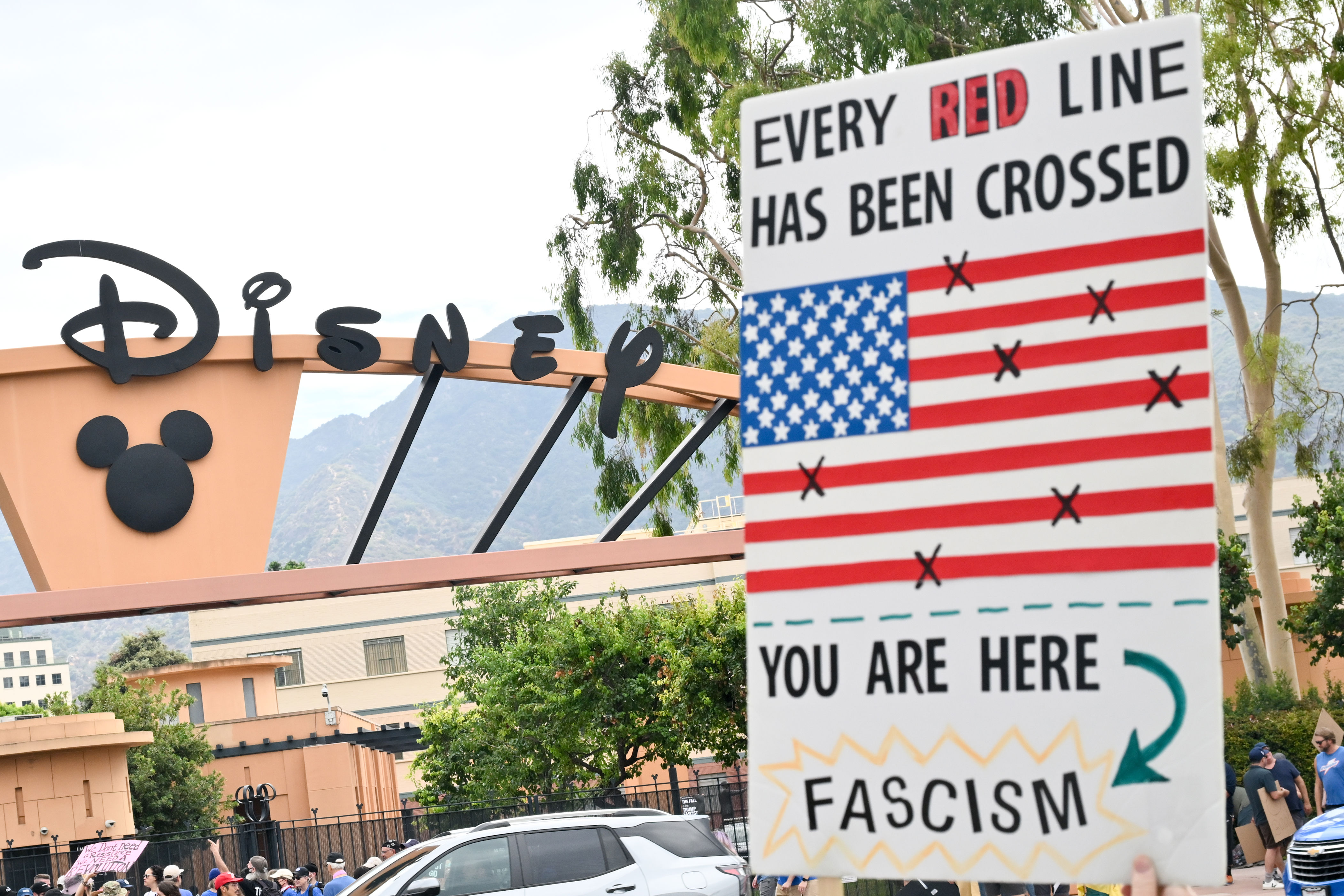 People are boycotting Disney, ABC after Jimmy Kimmel's suspension: 'Hit ...