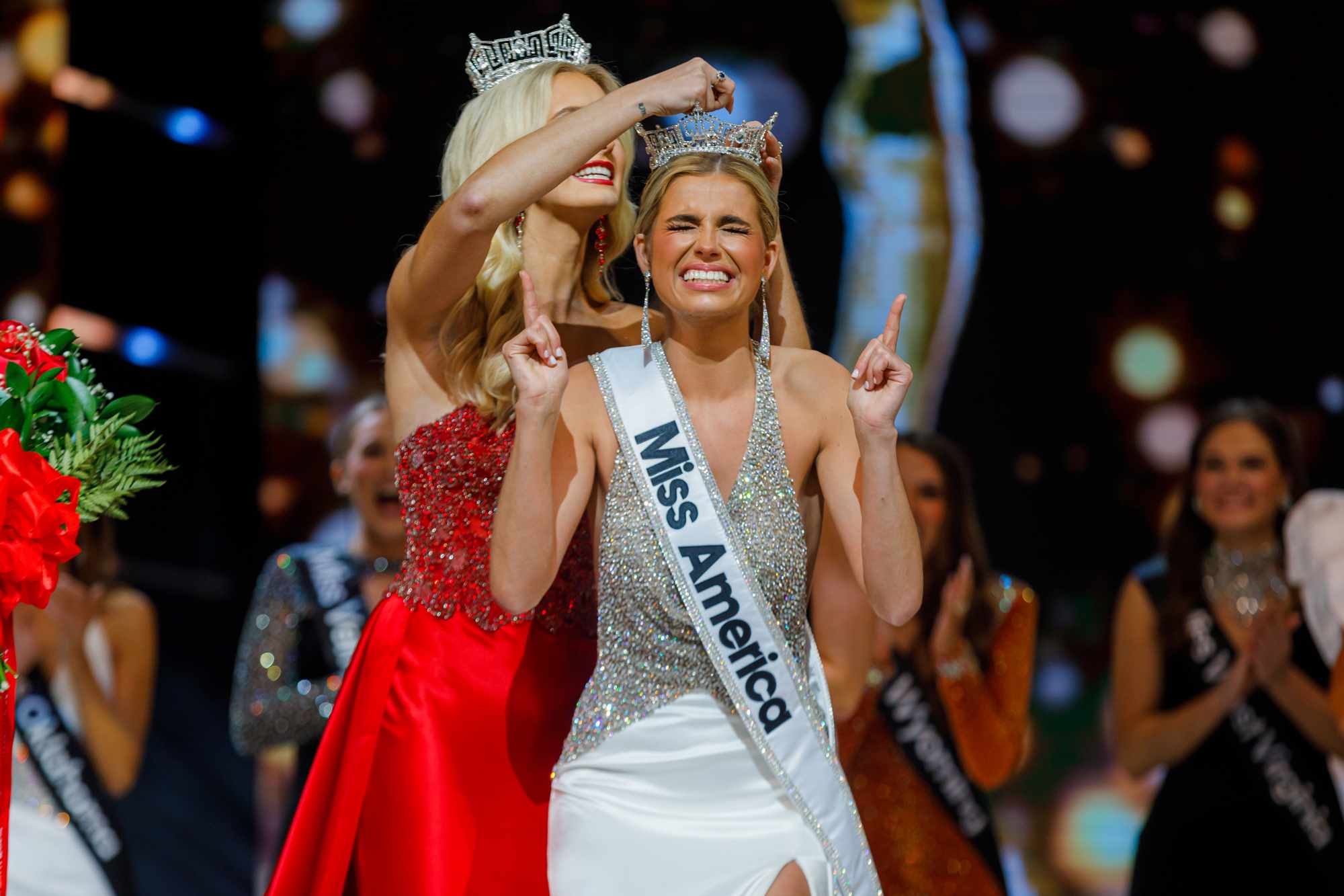 Her Mom Worked 4 Jobs to Pay for Her College Tuition. Then Winning Miss ...
