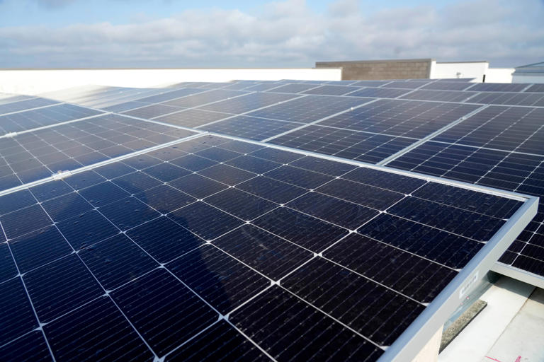 Milwaukee County's health and human services building now has 86 solar ...