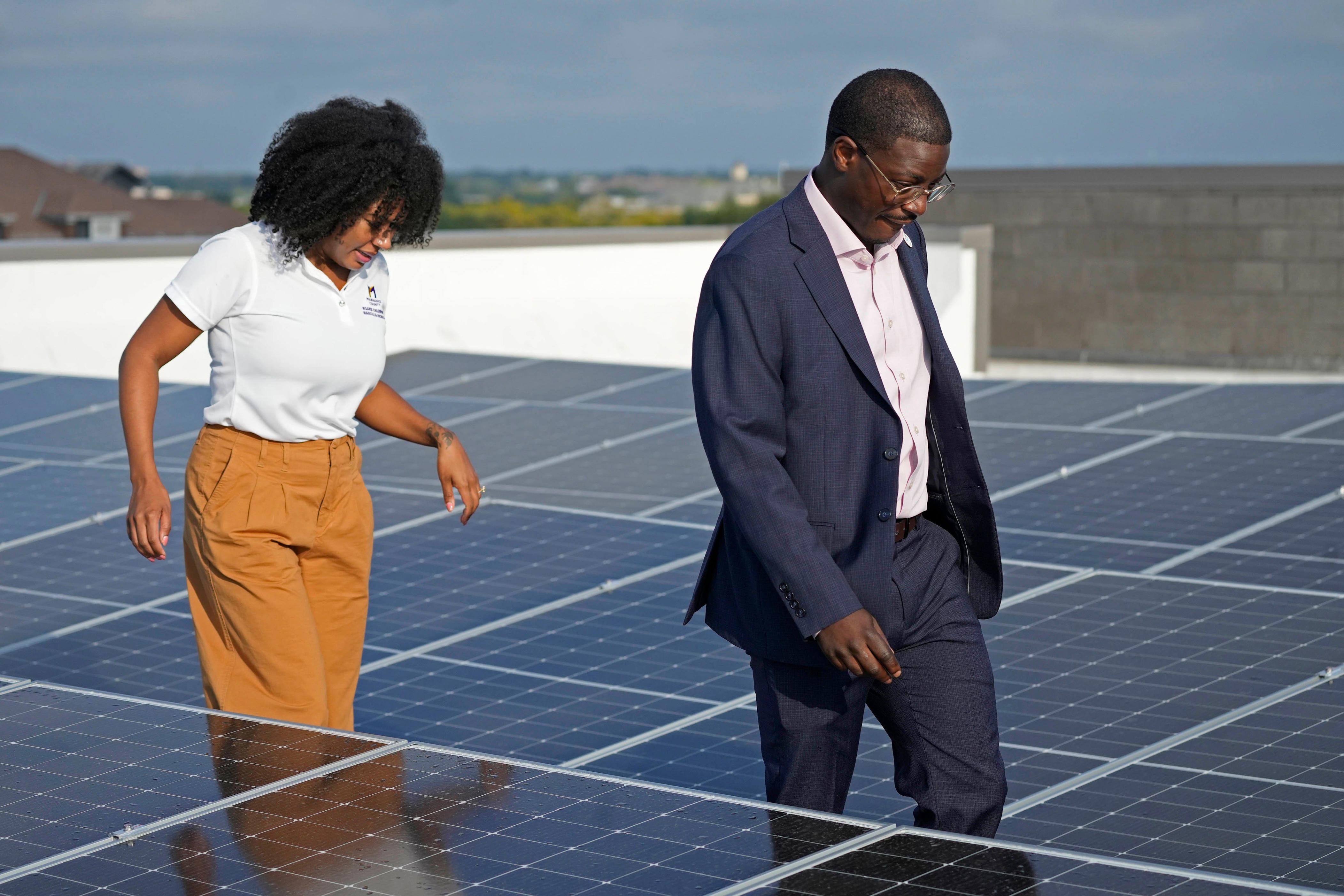 Milwaukee County's health and human services building now has 86 solar ...