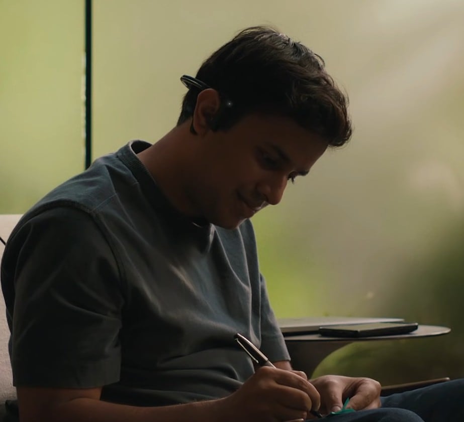 MIT-Born AlterEgo Enables Silent AI Conversations