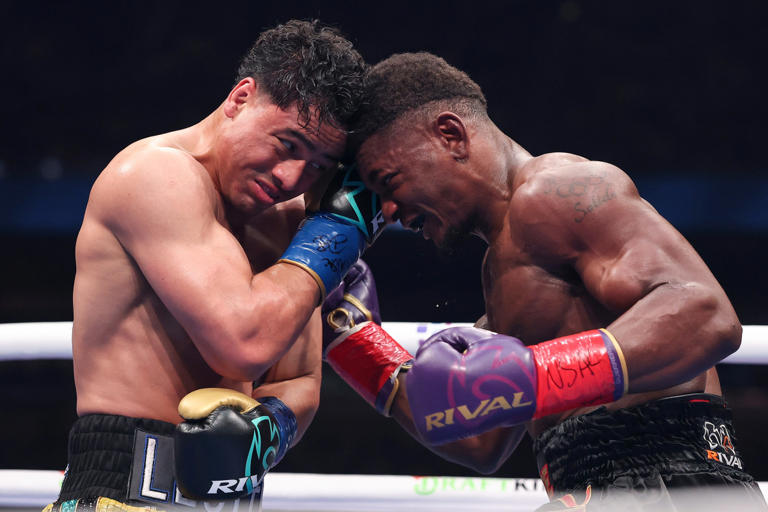 Christian M'billi vs. Lester Martinez Was the Best Fight of the Canelo ...