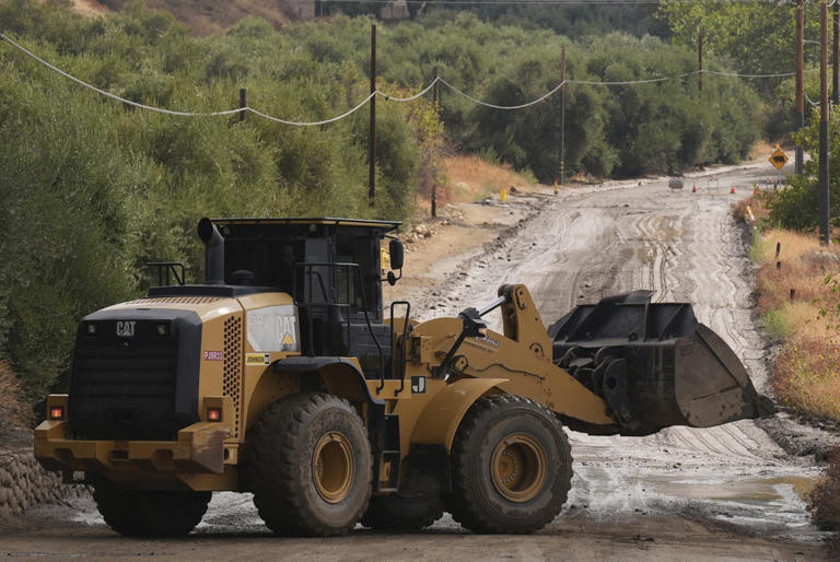 Sudden heavy rain in Southern California unleashes mudslides, 2-year ...