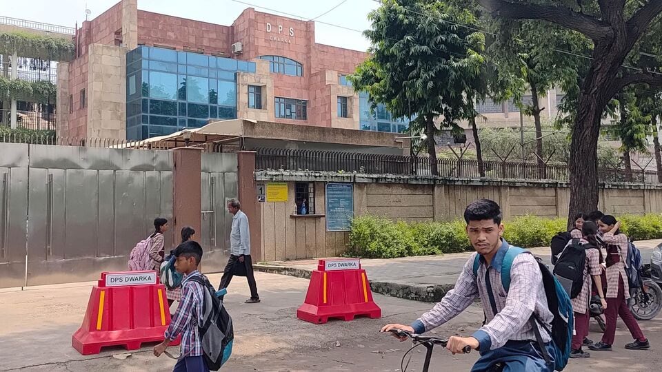 Multiple Delhi schools, including DPS Dwarka, receive bomb threat calls ...