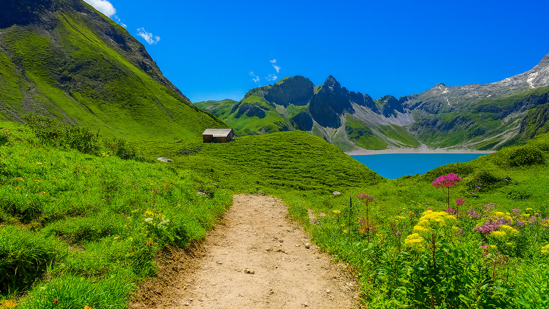 Lünersee – Stunning Alpine Lake Trail in Vorarlberg Austria (4K)