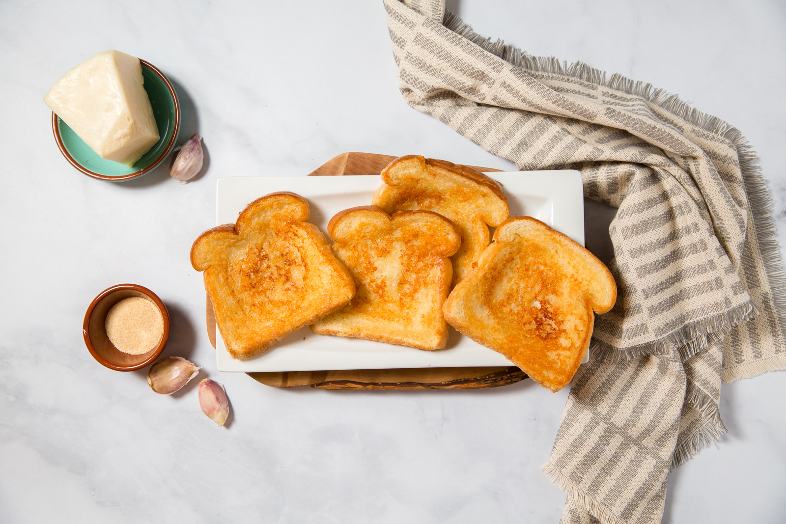 Recreate Sizzler’s Legendary Cheese Toast Right in Your Kitchen