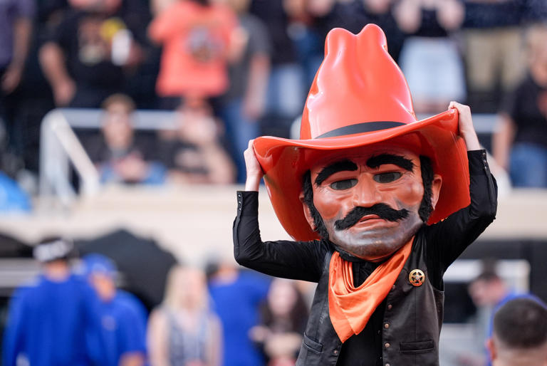 Oklahoma State football transfer portal live updates: Tracking who’s in ...