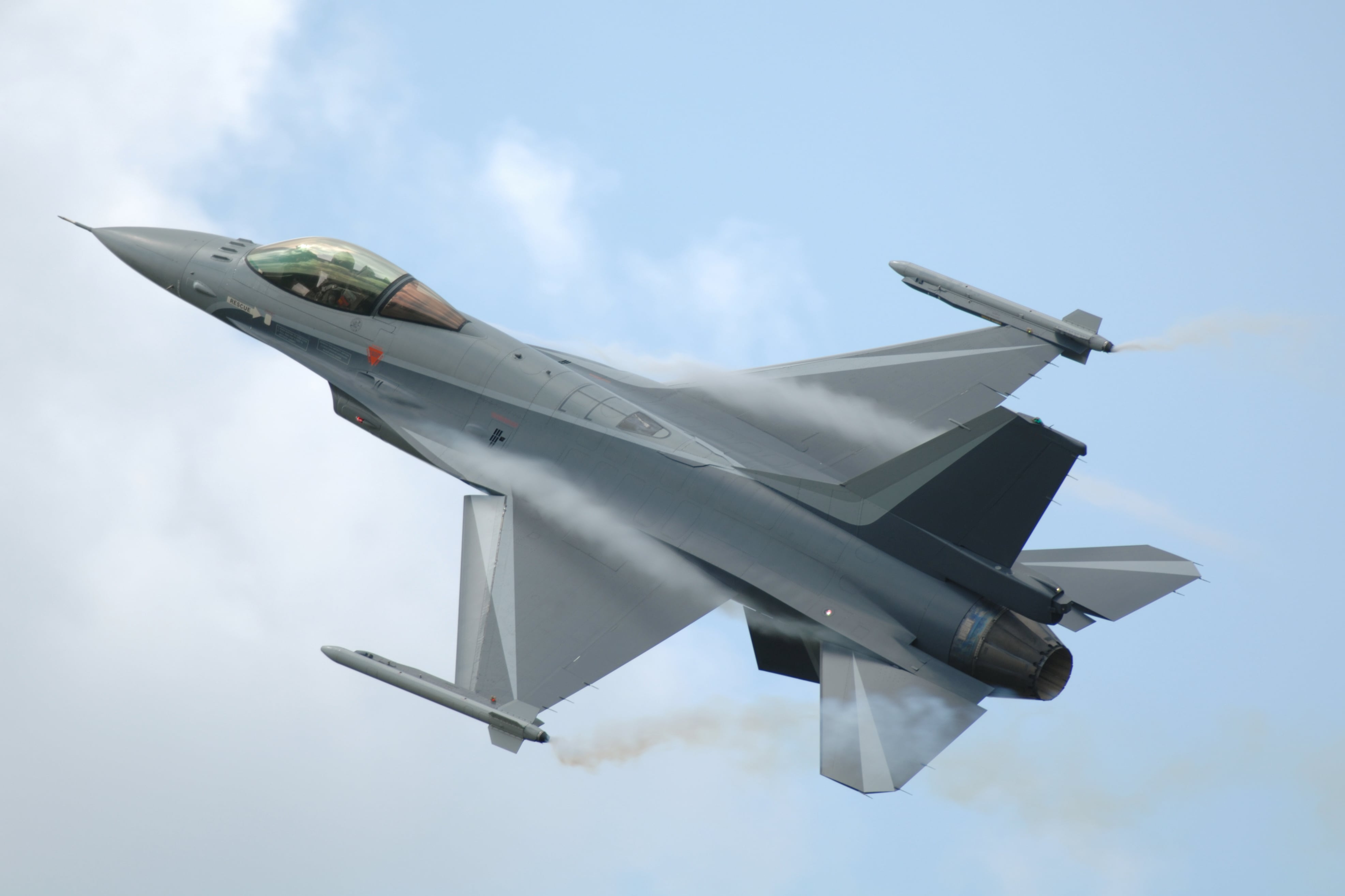 New TikTok trend teaches people how to steal fighter jets
