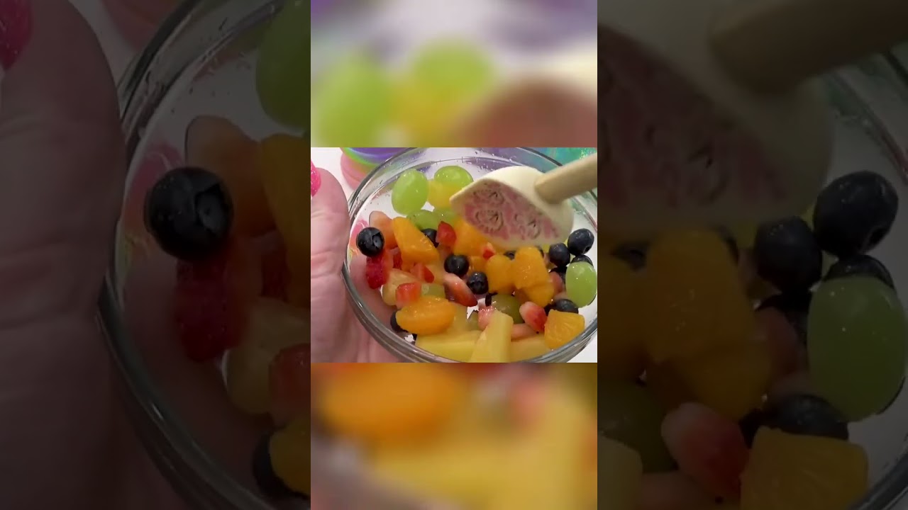 I made a rainbow yogurt parfait! 🌈