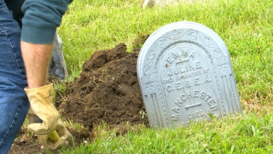 Foundation hosts hands-on workshop to restore historic cemeteries in ...