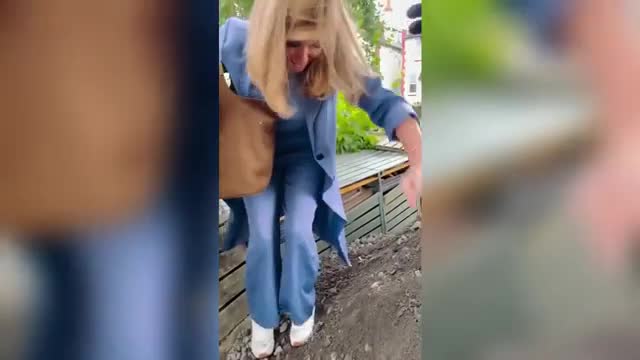 Kate Garraway unable to enter home as 12 tonne pile of rocks blocks ...