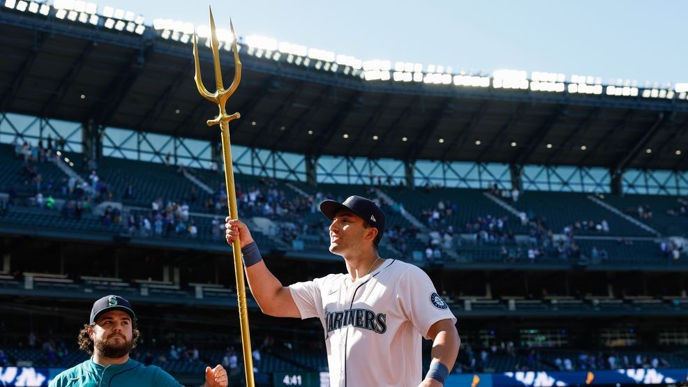 Mariners fans get ready to swing into postseason ticket sales next week