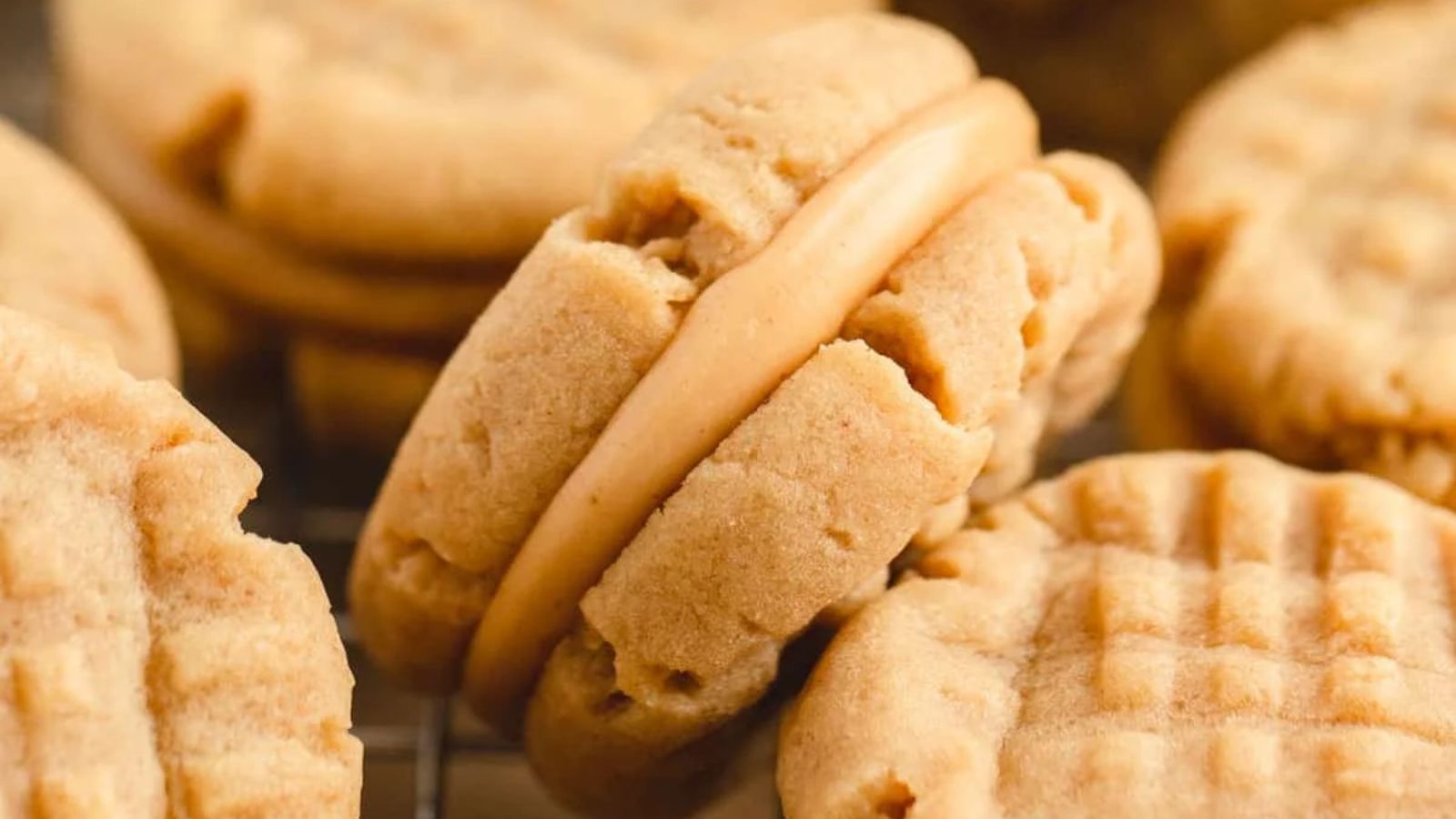 12 Cookie Sandwiches That Make Every Bite Feel Extra