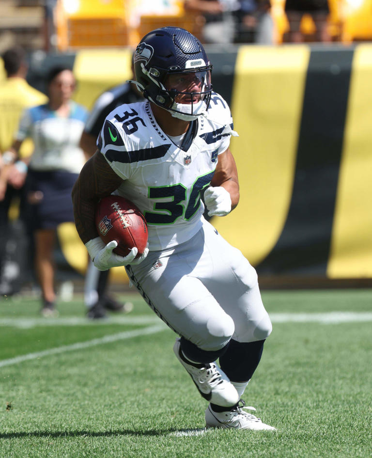 Seahawks getting 2 Pro Bowl vets back to play at Arizona. But new O ...