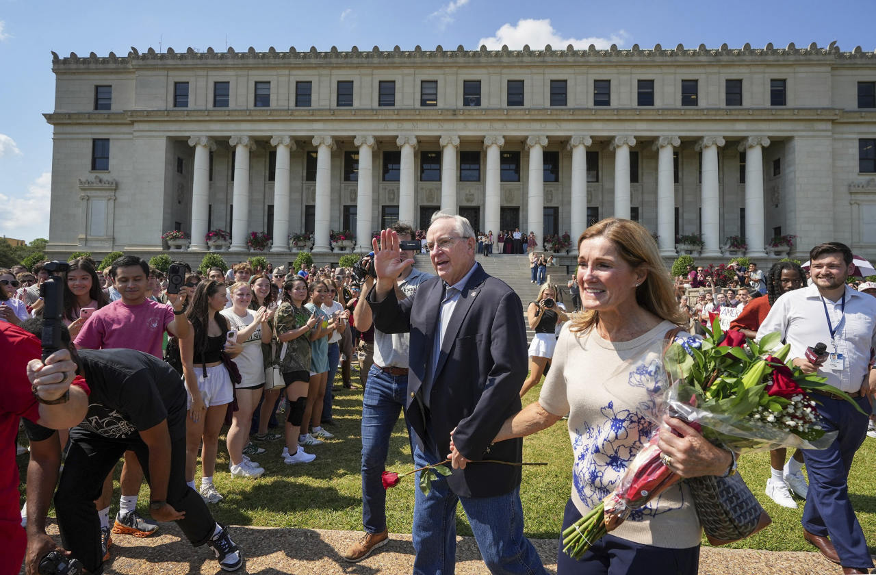Texas A&M President Steps Down After Fallout Over Gender Teaching