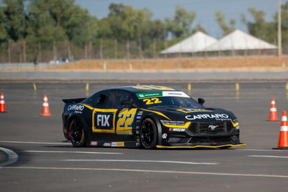 NASCAR Brasil: Gabriel Casagrande aprova ritmo nos treinos no oval de ...