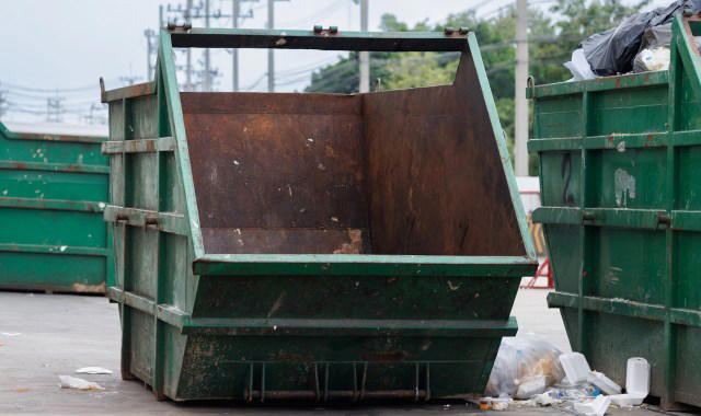 Dumpster diver shares photo of upsetting discovery in store trash can ...