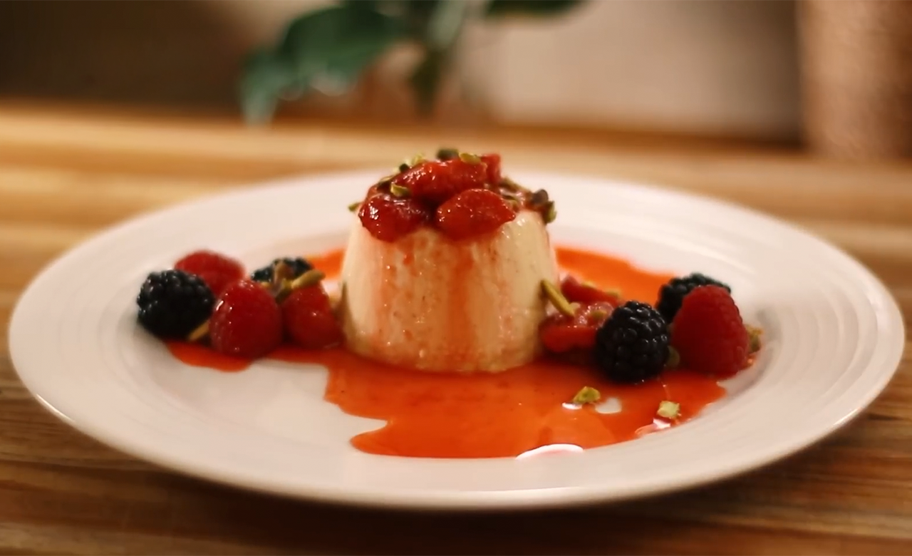 I made the creamiest panna cotta ever! 🍮