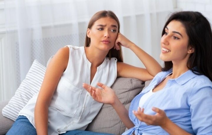 Bercanda atau Sindiran Terselubung? 7 Tanda Candaan Seseorang ...