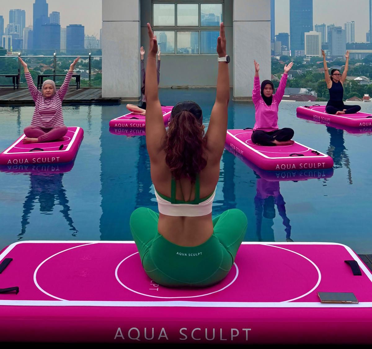 Ini Destinasi Floating Yoga & Pilates dengan View Terbaik di Jakarta!