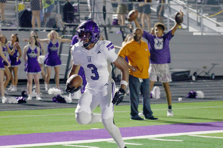 Anna runs away with win over Lovejoy in an unexpected home game