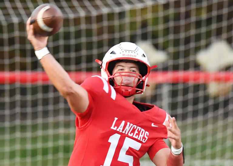 D-10 high school football: Caro's record passing night leads General ...