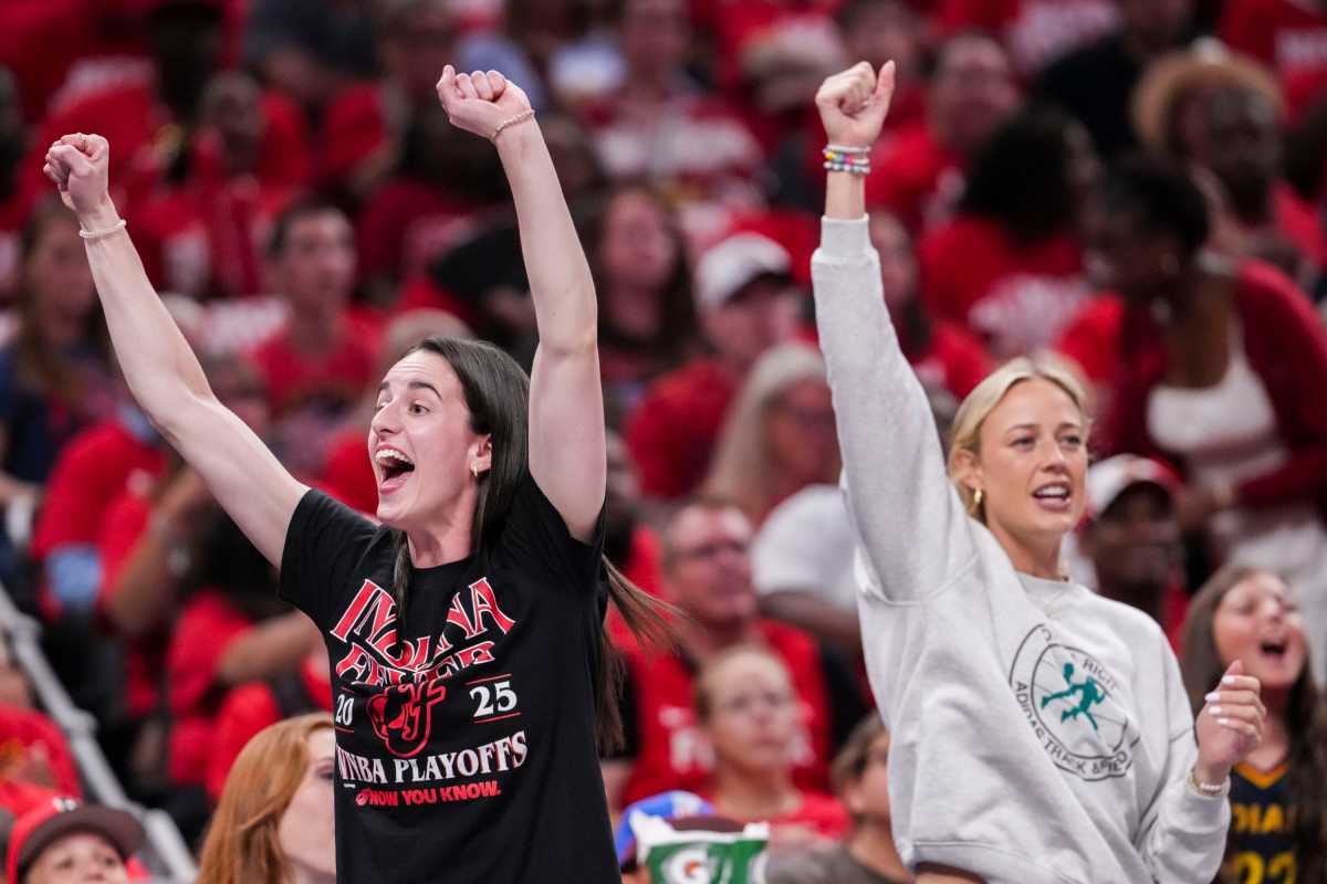 Caitlin Clark, Fever Players Lose It After Lexie Hull's Big Steal ...