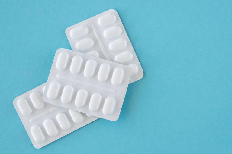 Five groups of people told not to take paracetamol including these ...