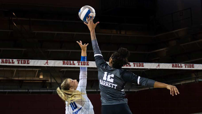 Photo Gallery: Alabama Women's Volleyball in the Crimson Classic