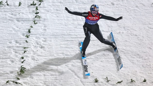 Sturz und Verletzung: Nächstes Skisprung-Drama!