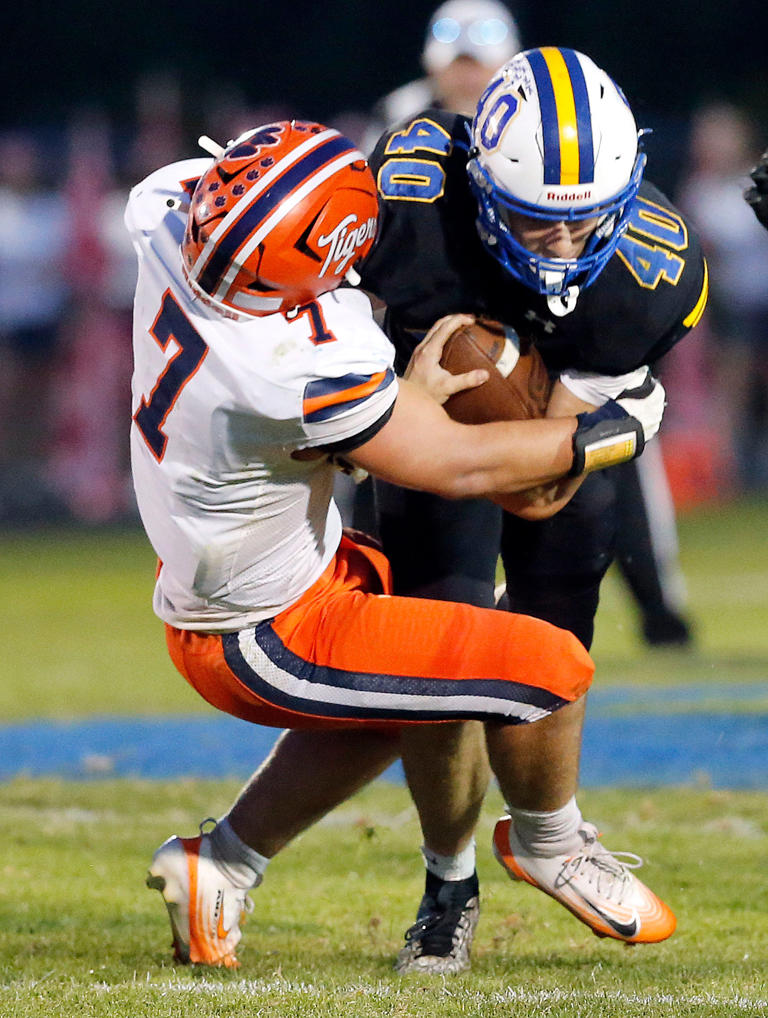 Galion with 12 honored on All-MOAC football teams