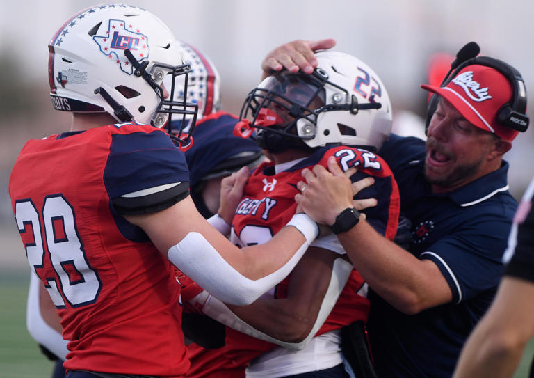Lubbock-Cooper Liberty football pummels Seminole to improve to 4-0