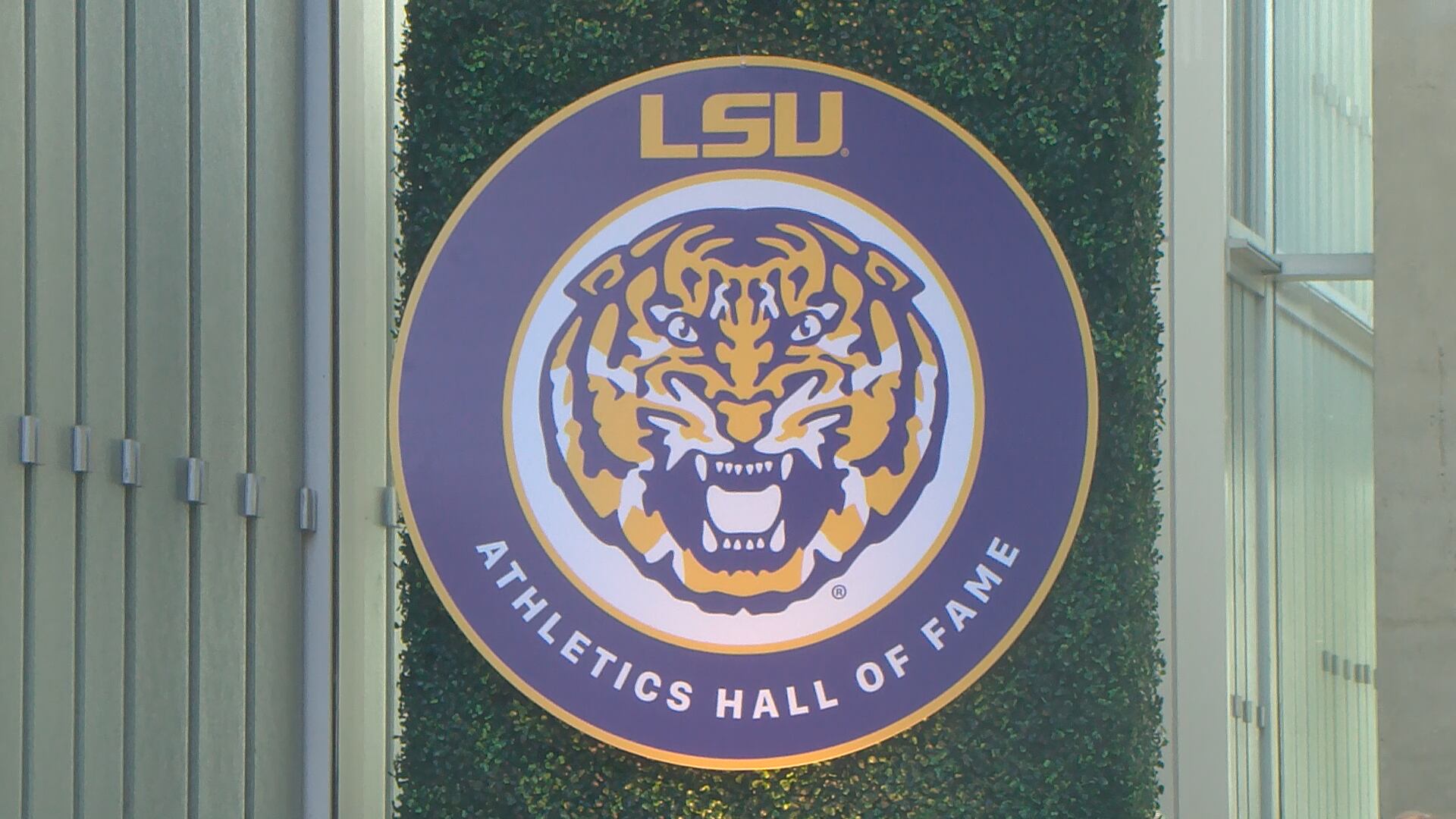 Six former LSU athletes inducted into Hall of Fame