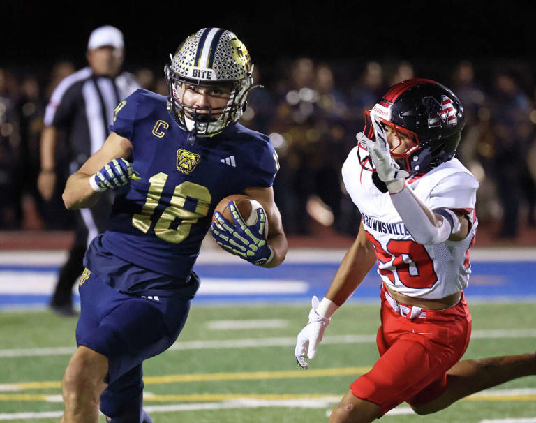 Photos: Alexander falls to undefeated Veterans Memorial at SAC