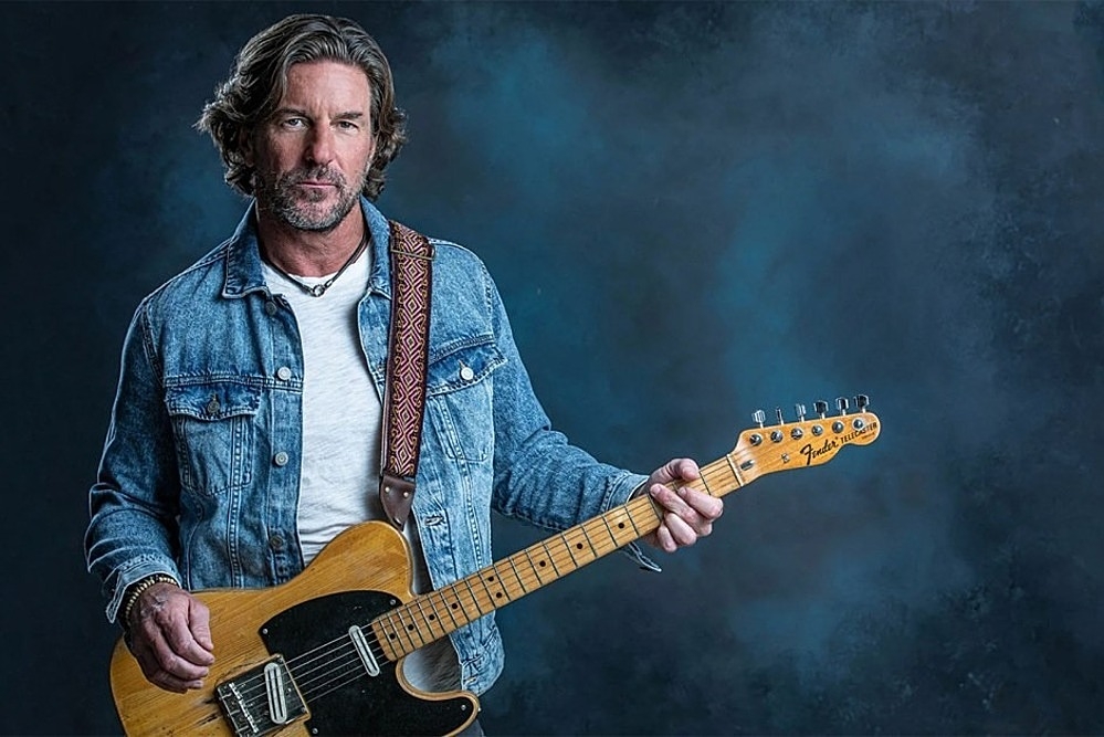 Nhạc sĩ thắng Grammy qua đời trong tai nạn máy bay