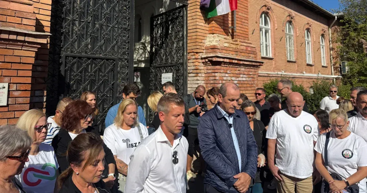 Magyar Péter: Ha nem veszik át, mi bevisszük az adományokat a kórházakba