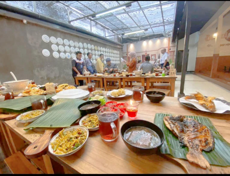 Tempat Makan Sunda di Bandung: 6 Rekomendasi Terbaik di Kawasan Bandung ...