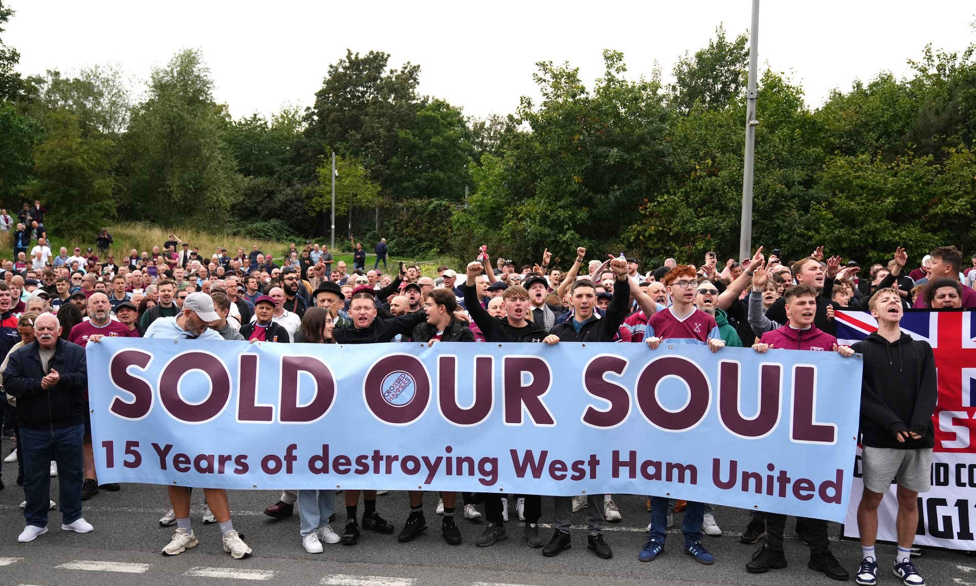 Furious West Ham fans protest against their owners before Crystal ...