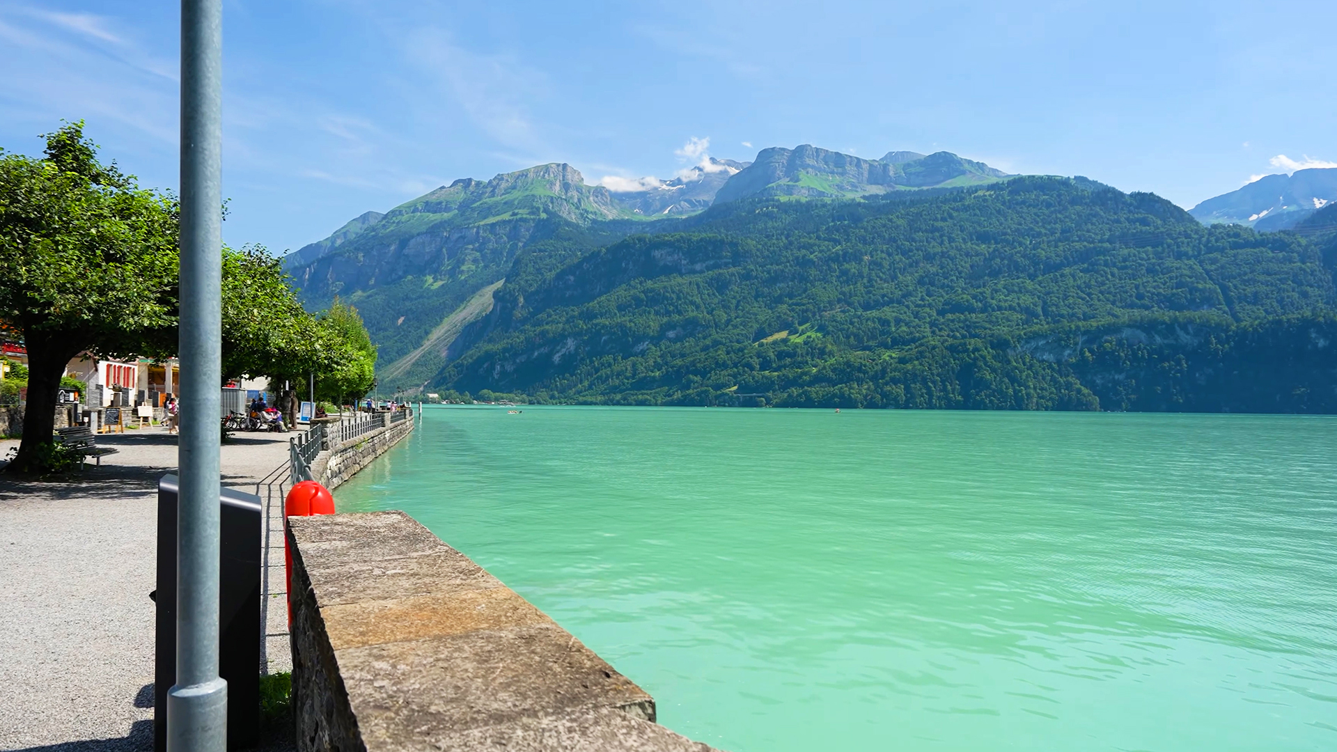 Walking Tour at Lake Brienz (Brienzersee) Switzerland (4K)
